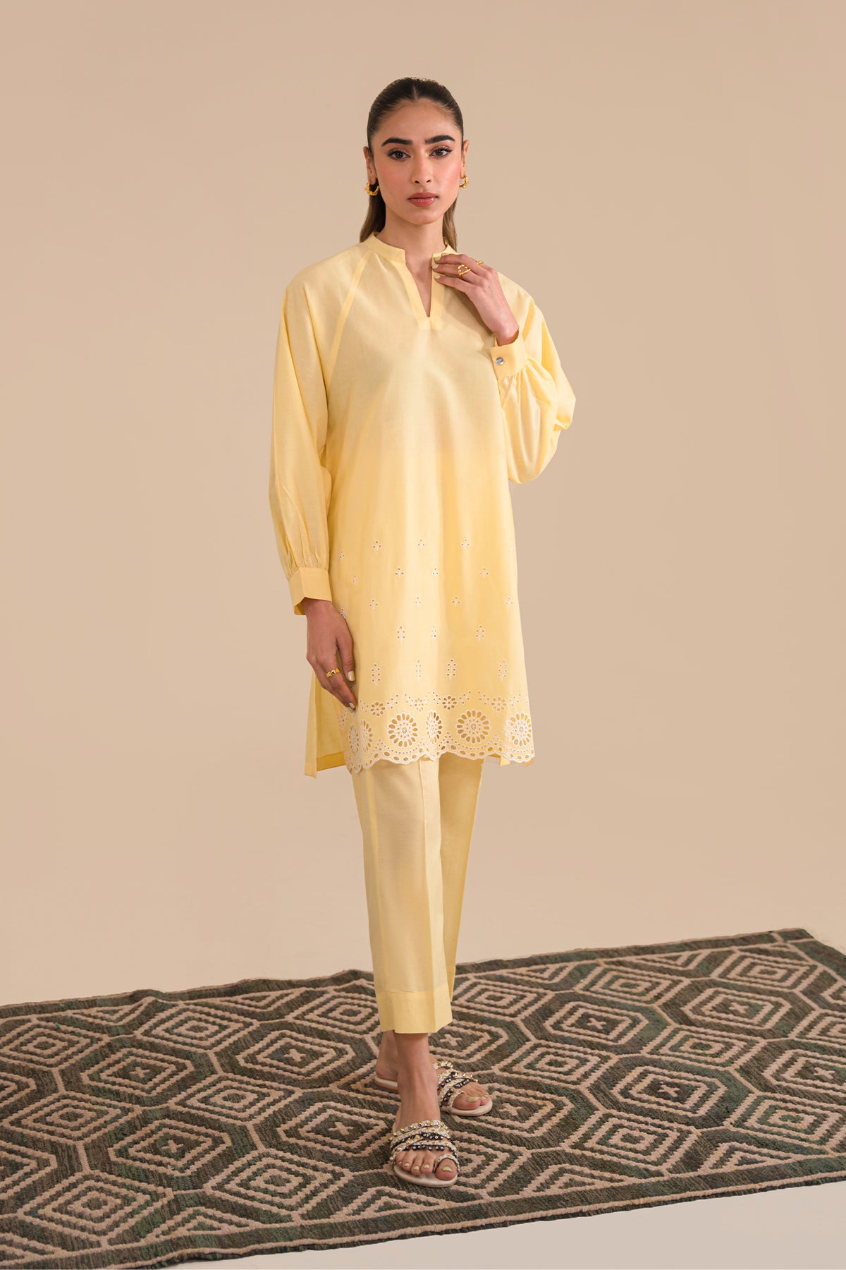 Saffron Glow – Sahar